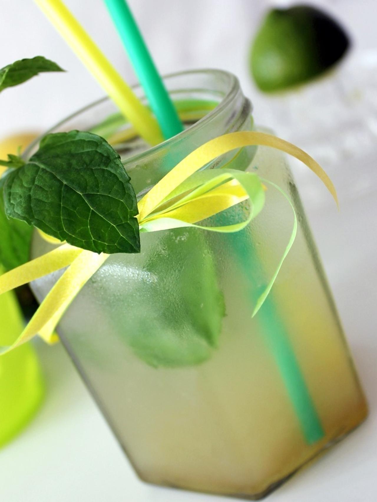 Cómo hacer limonada casera, un clásico que no te fallará ningún verano