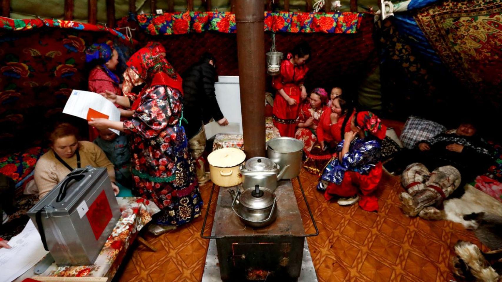 Así votan los nómadas rusos que viven a 40 bajo cero en territorios ...