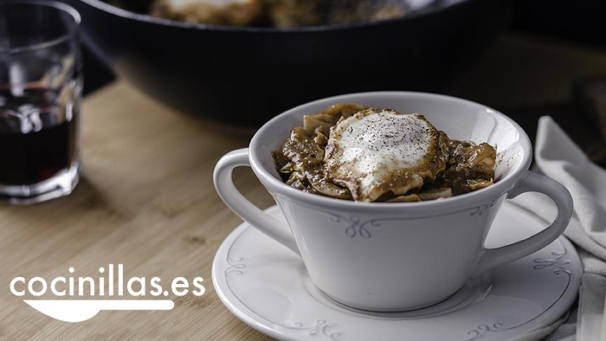 Col guisada con huevo, receta fácil con pocos ingredientes