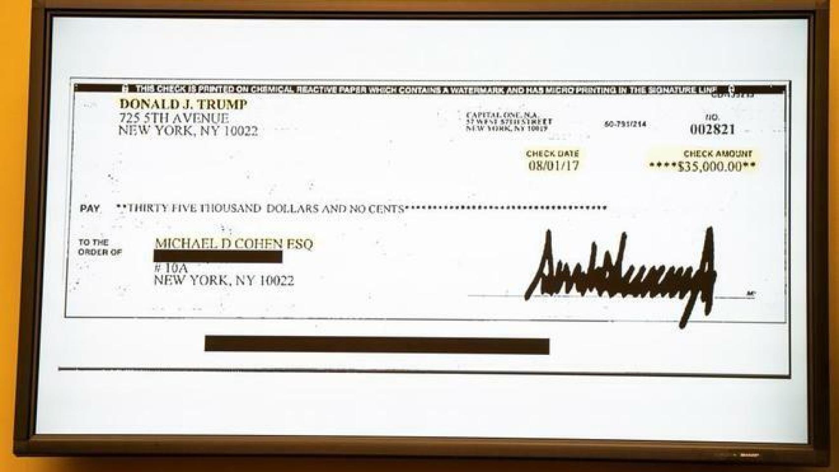 Cohen presenta el cheque con el que Trump le reembolsó su pago a la ...