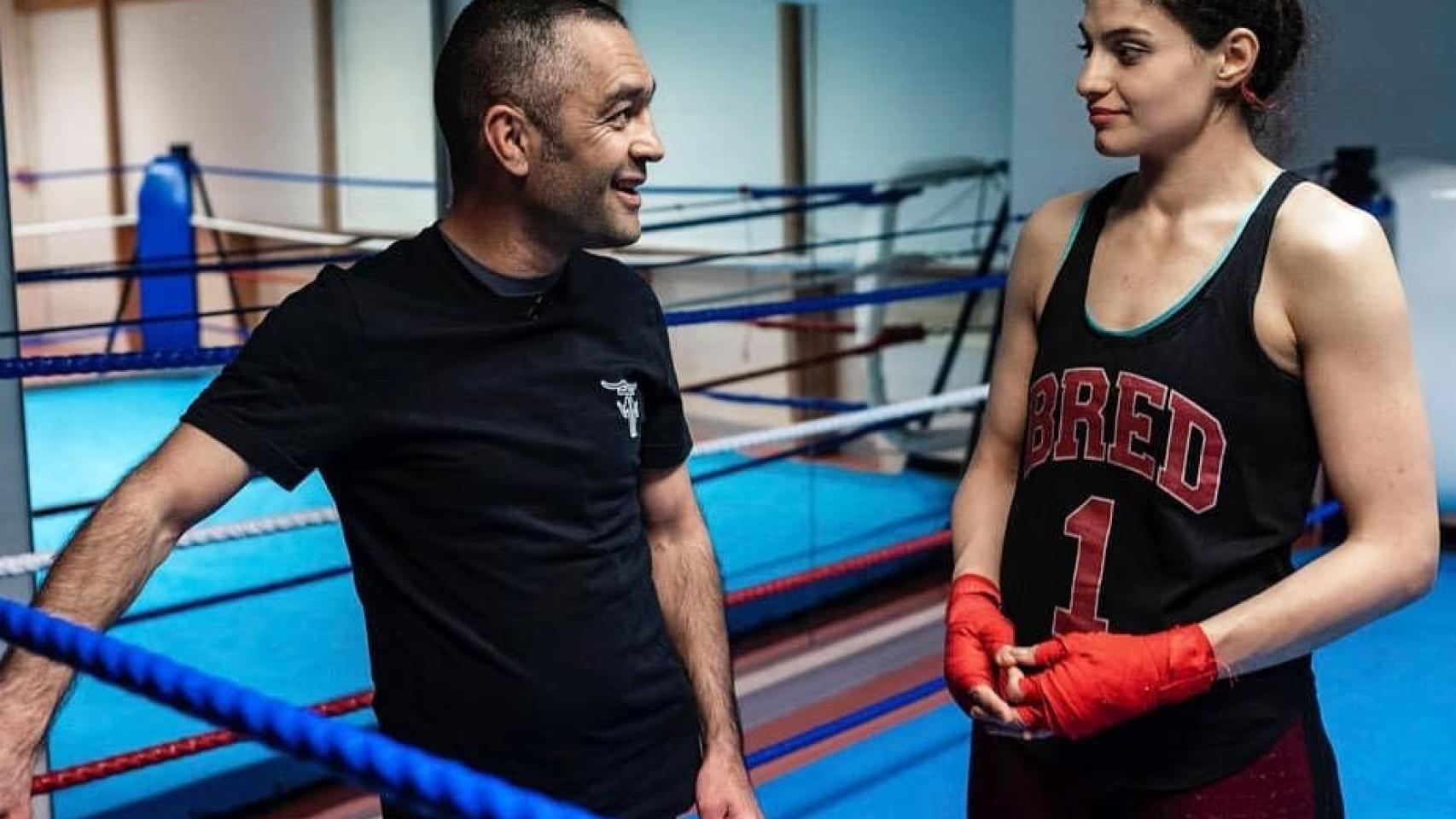Boxeo: Sadaf Khadem, la primera boxeadora iraní, obligada a exiliarse ...