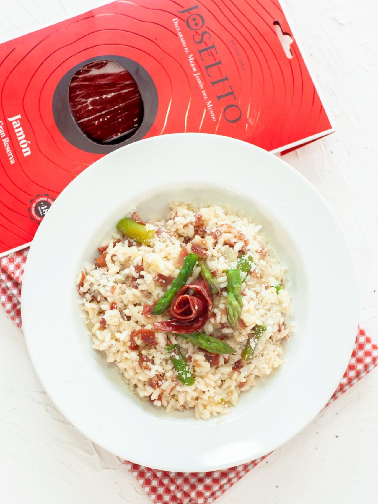 Risotto de jamón Joselito y espárragos trigueros, receta sin gluten