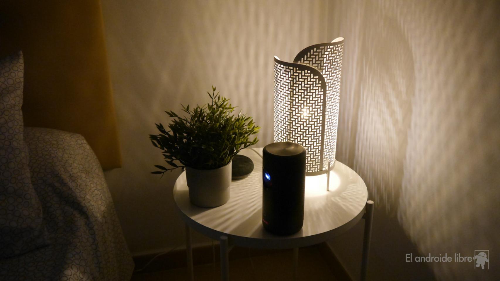 Se ve genial y es súper portátil: analizamos el proyector Anker Nebula ...