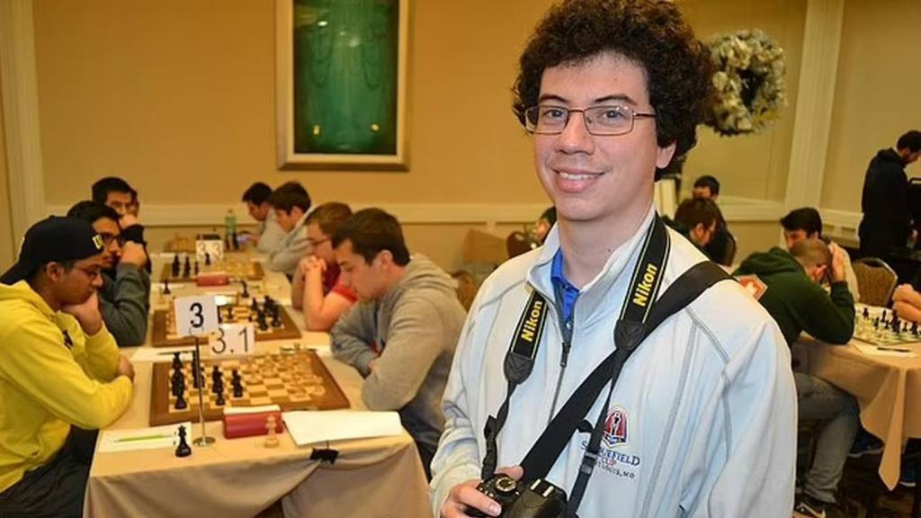 Escándalo en el ajedrez: el gran maestro Alejandro Ramírez, denunciado ...