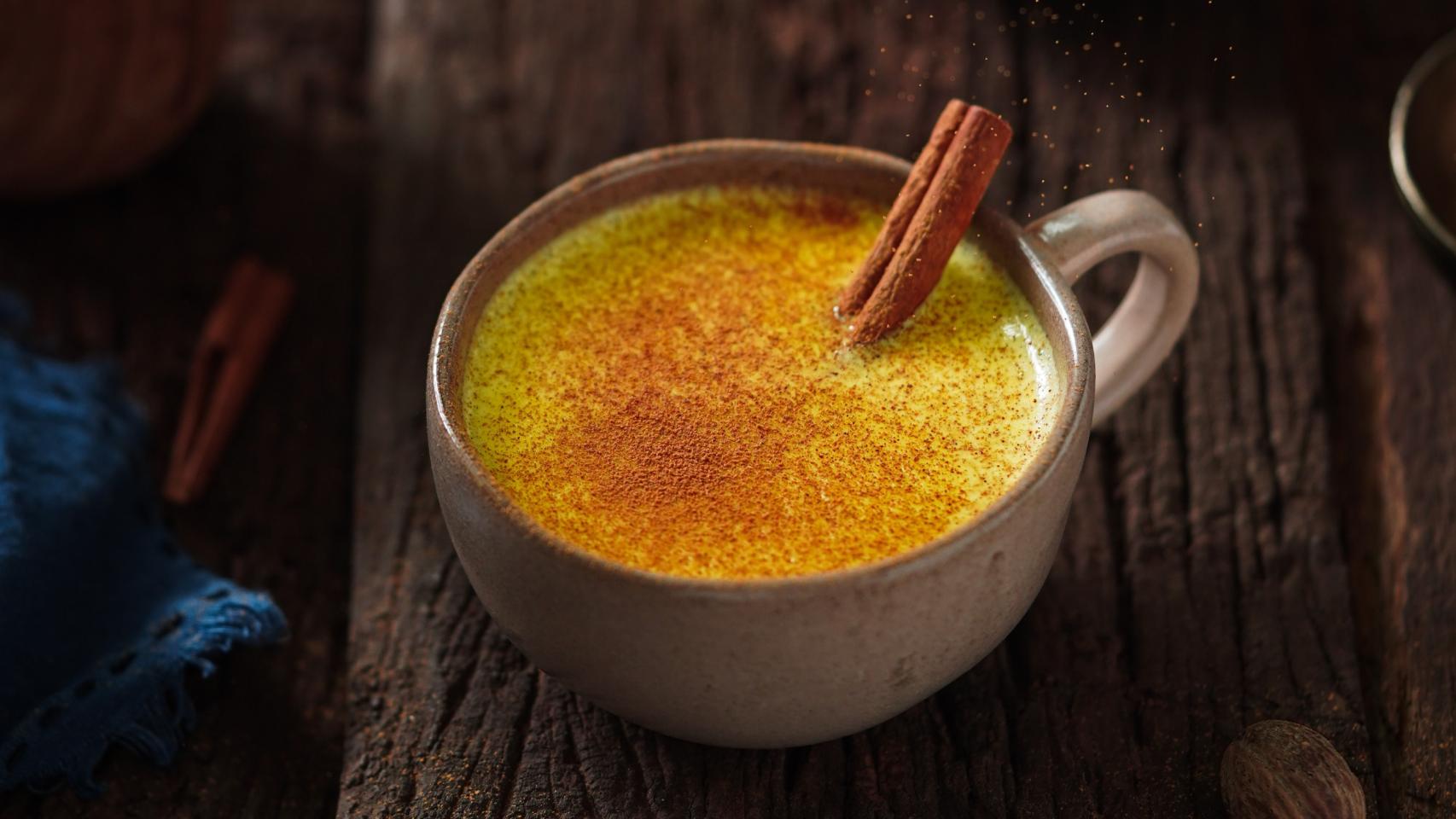 Qué es la leche dorada y cómo se prepara esta saludable bebida de ...