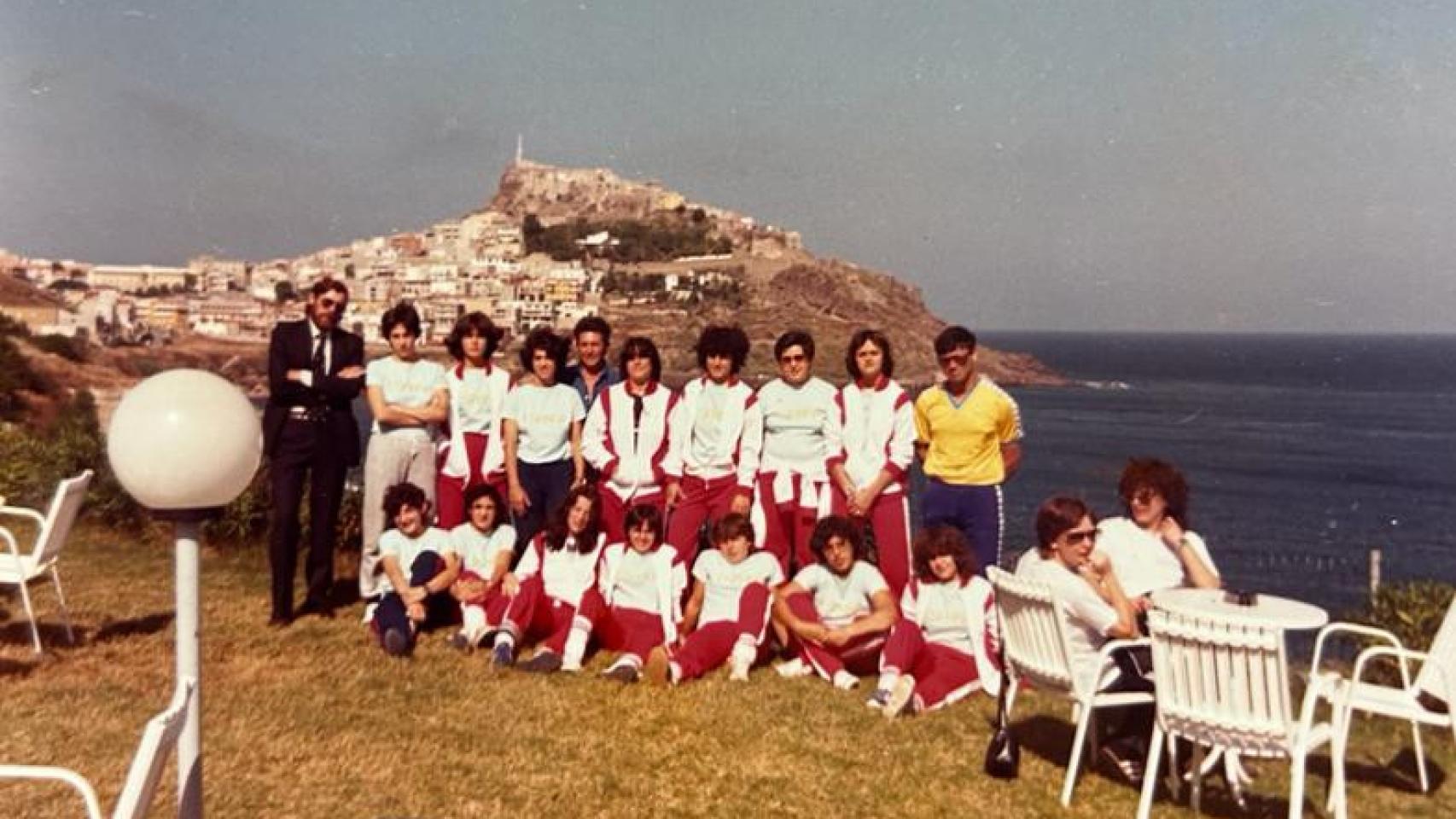 Rafael Muga organizó en 1970 el primer partido de fútbol femenino: "Al final me llevaron al ...