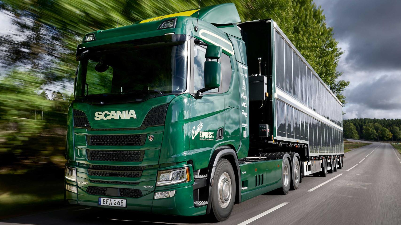 Camiones con paneles solares: así se podrían recorrer 10.000 km sin gastar gasolina en España