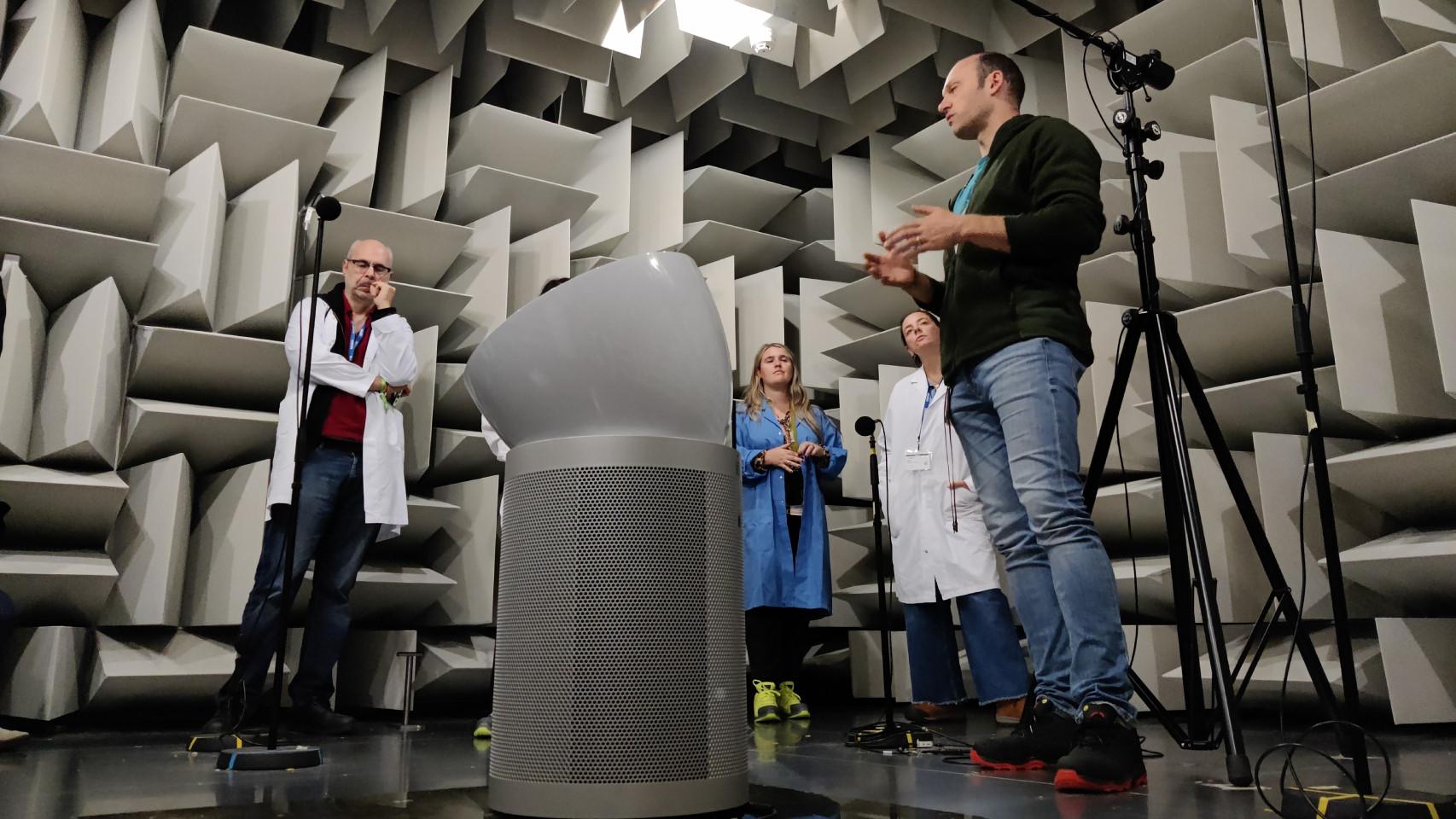 En los laboratorios secretos de Dyson: así consiguen las aspiradoras ...