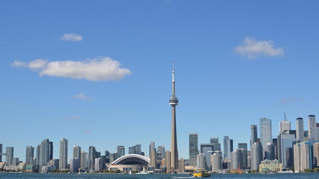 Toronto, capital de Ontario, es la ciudad más grande y más poblada de ...