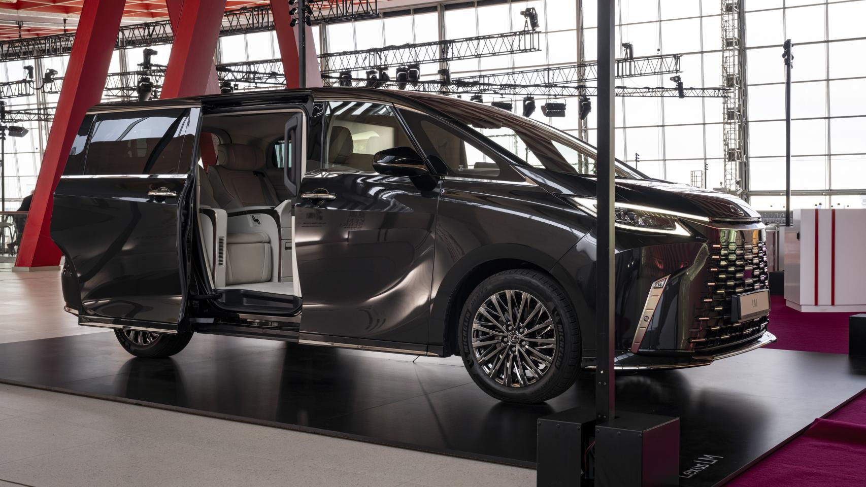 Ruch (Lexus): "Somos la única marca premium que ofrece diez años de ...