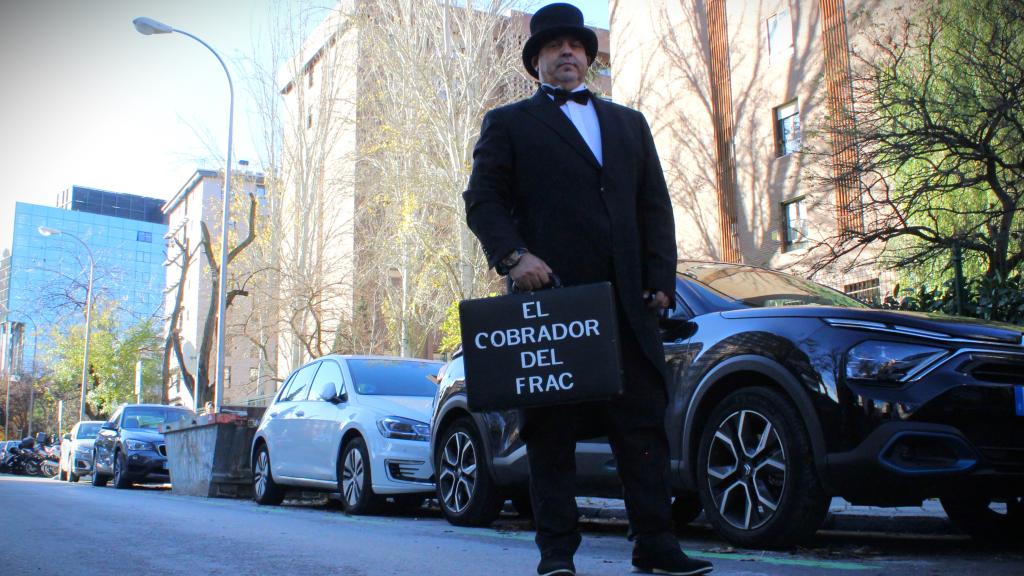 Un día con Óscar Adalia, el último Cobrador del Frac en Madrid: "Me han ...