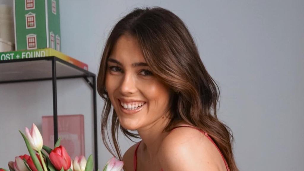 Anna Padilla apuesta por el conjunto denim más versátil y a la vez elegante