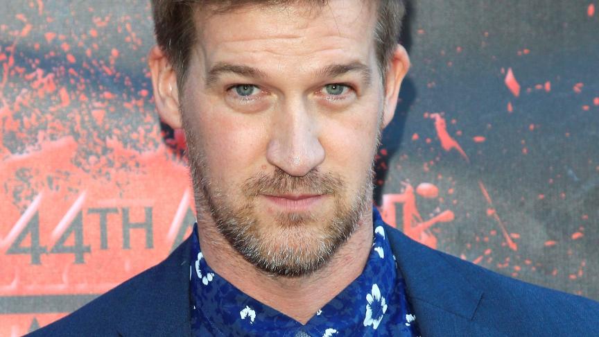 Muere el actor Kenneth Mitchell a los 49 años, cinco después de ser ...