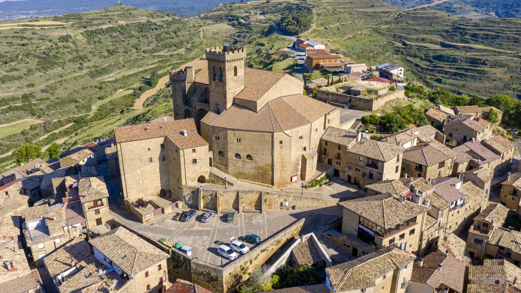 El castillo medieval que debes visitar una vez en la vida: está en uno ...