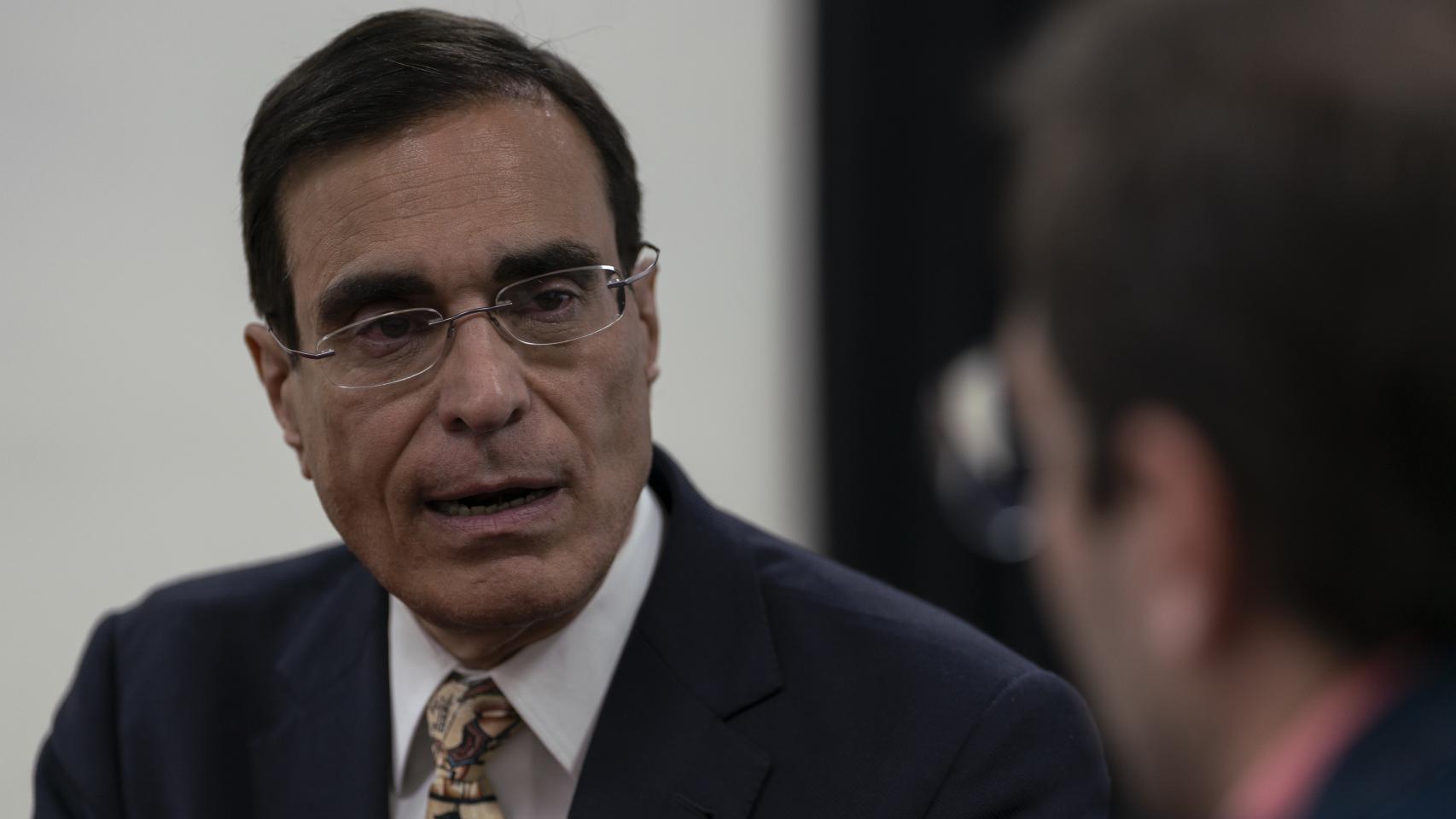 Lía y Max han congelado el cuerpo de sus familiares gracias al Dr ...