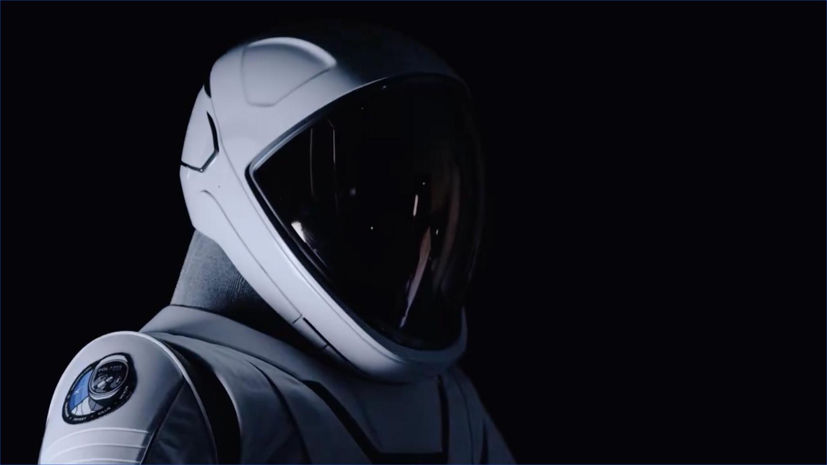 Elon Musk presenta los nuevos trajes de SpaceX: caminatas espaciales ...