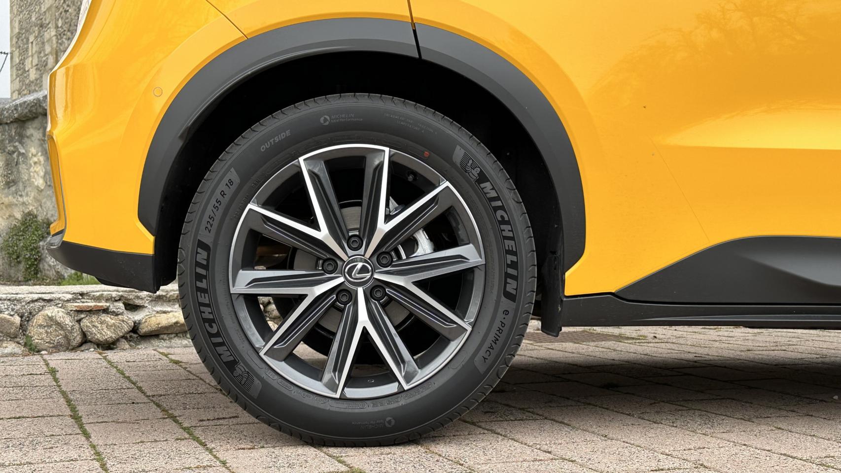 Probamos el Lexus LBX: un SUV urbano que quiere hacer sombra al Audi Q2 ...