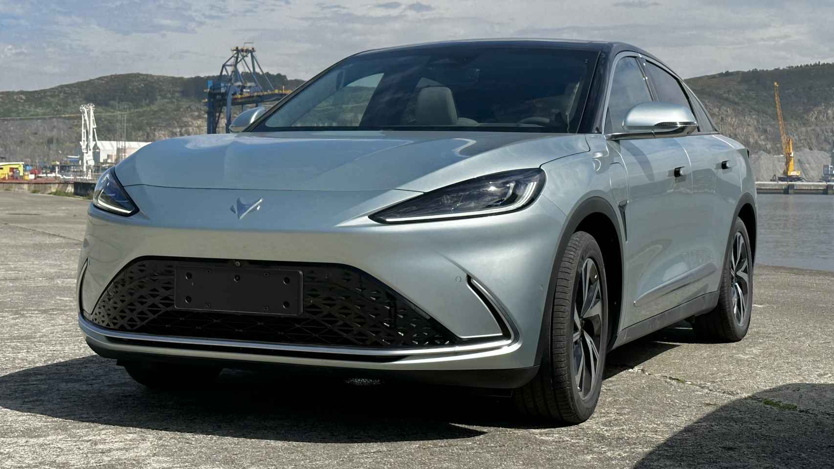 Probamos los coches chinos (y eléctricos) de Arcfox: ¿se parecen en ...