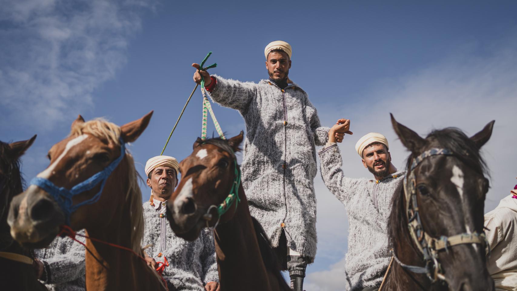 Vídeo | Caballos, gritos 'zaghareet' y danzas ancestrales: tres días en ...