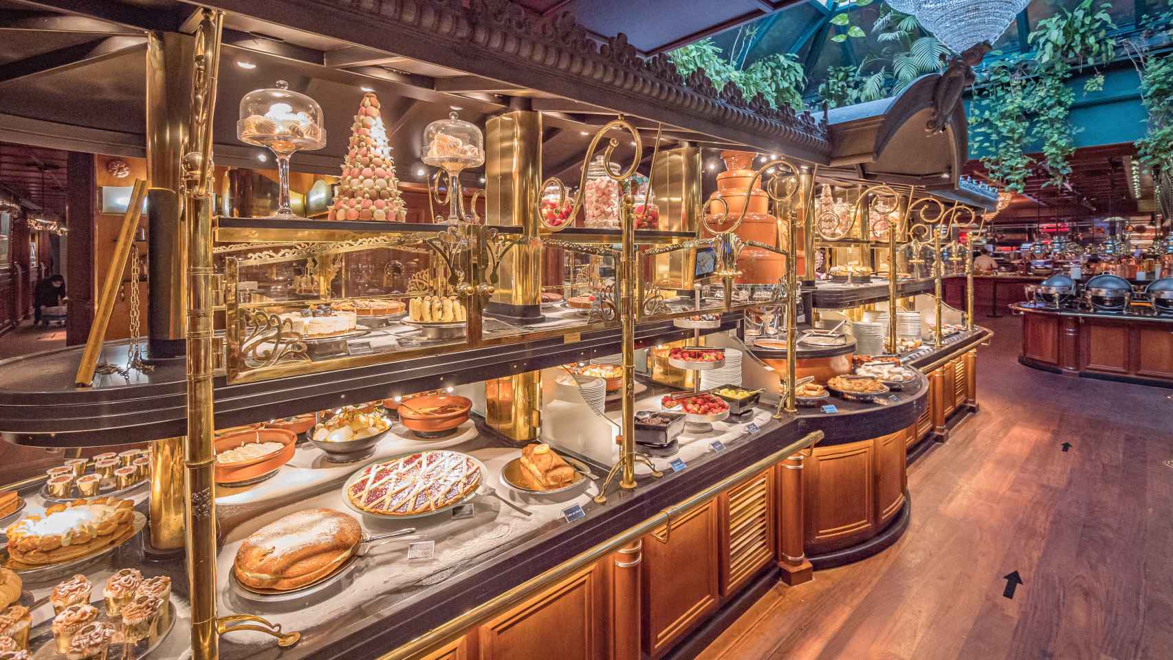 El buffet más grande del mundo a unas horas en tren de España por menos de 60€: tiene más de 300 ...