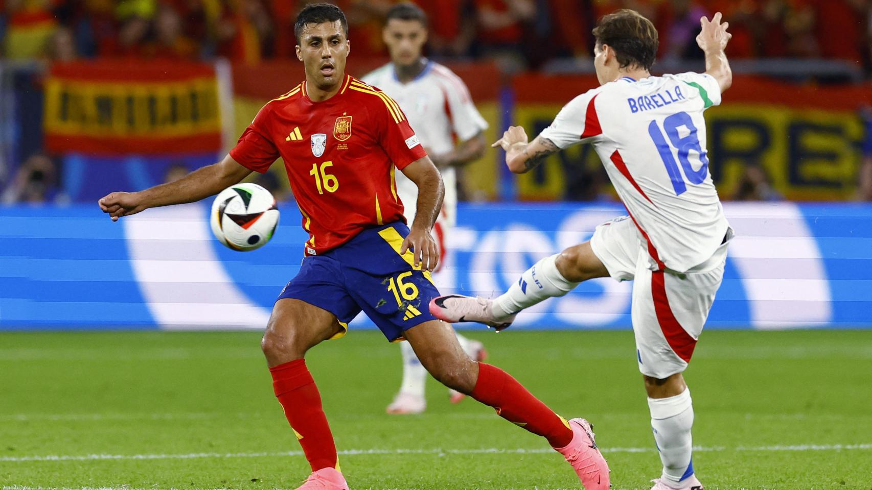 Rodri a los mandos, Nico al ataque y Cucurella en todas partes: la ...