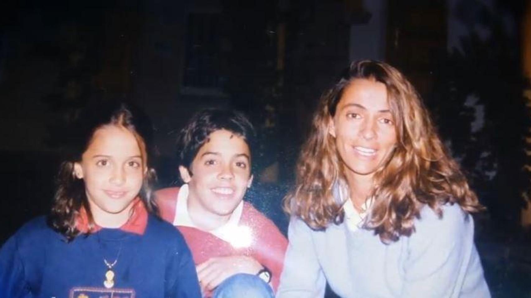 De su jovencísima madre, Sofía, a su laureada hermana, Macarena: quién es quién en la familia de ...