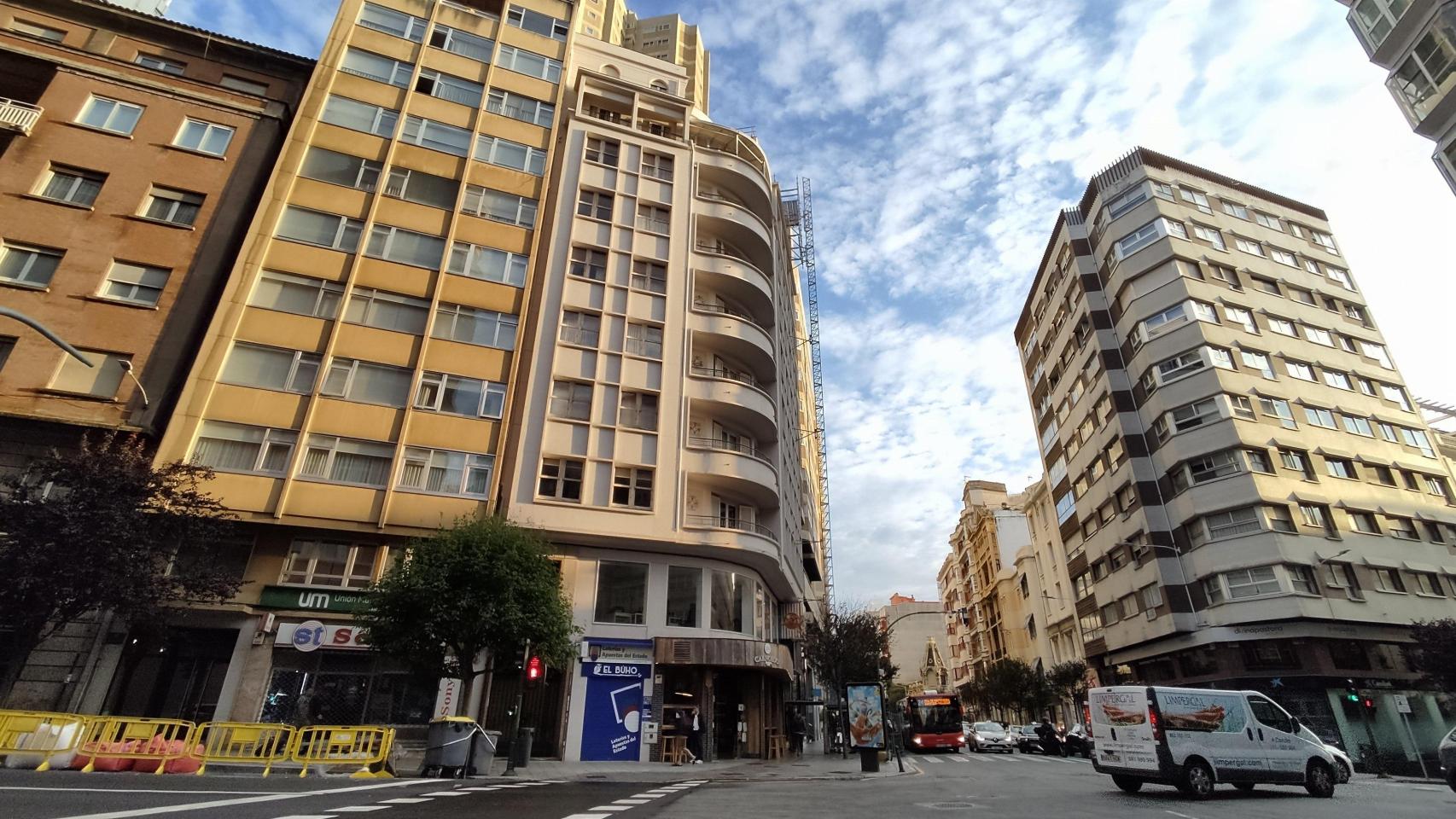 El Edificio Corral de A Coruña, entre Juan Flórez y la Avenida de Arteixo