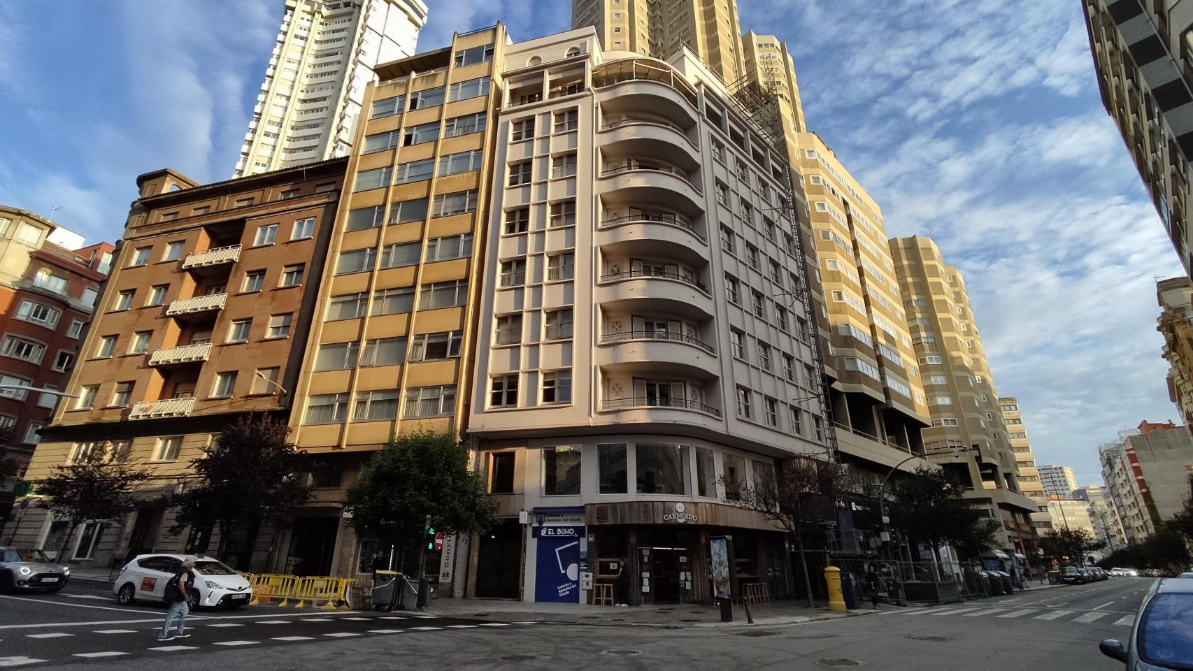 El Edificio Corral de A Coruña, entre Juan Flórez y la Avenida de Arteixo