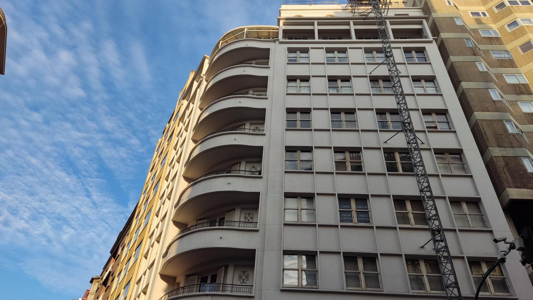 El Edificio Corral de A Coruña, entre Juan Flórez y la Avenida de Arteixo