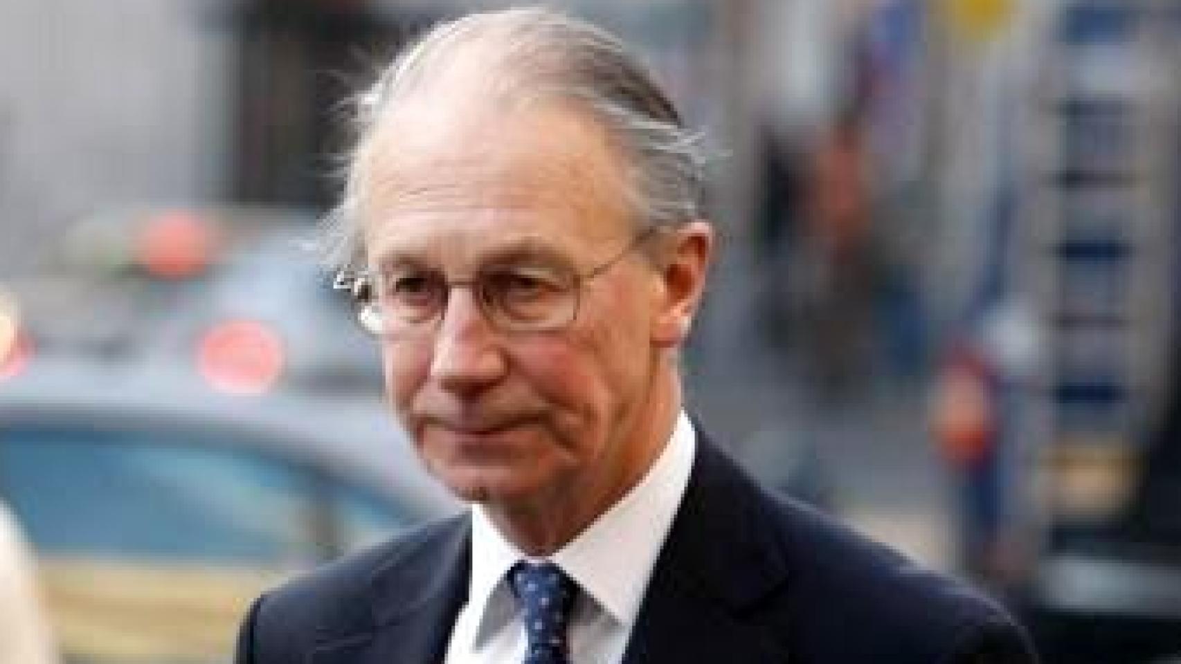 Muere Lord Robert Fellowes, el cuñado de Lady Di y consejero de Isabel ...