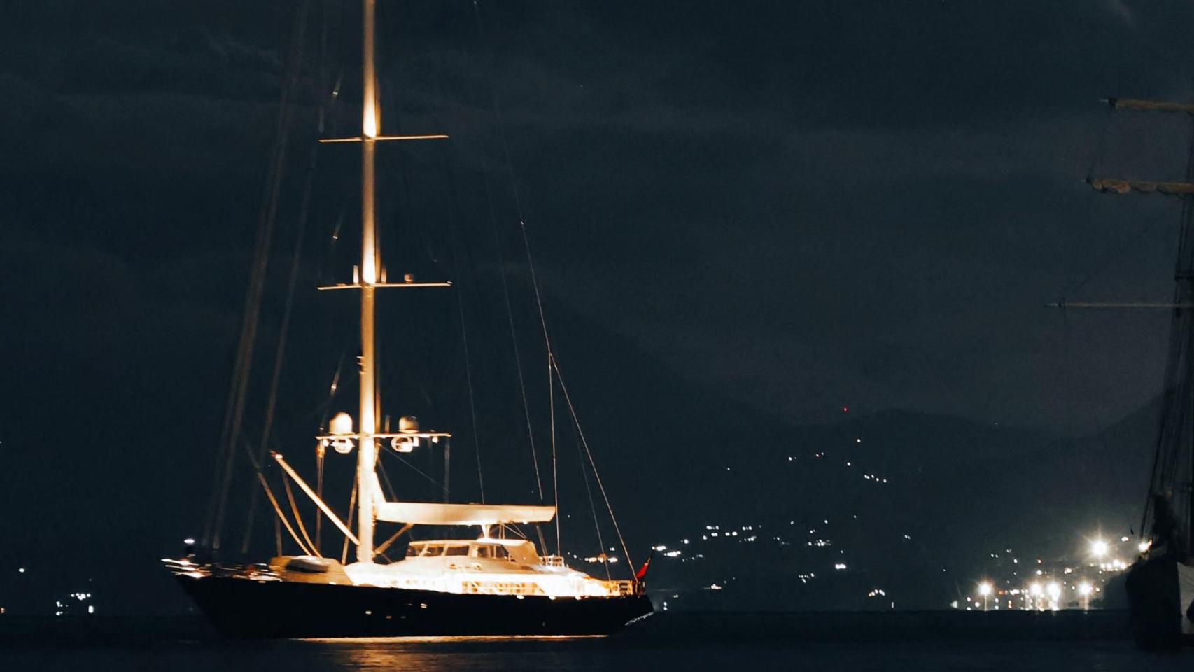 Seis desaparecidos y un muerto tras el naufragio de un velero en ...