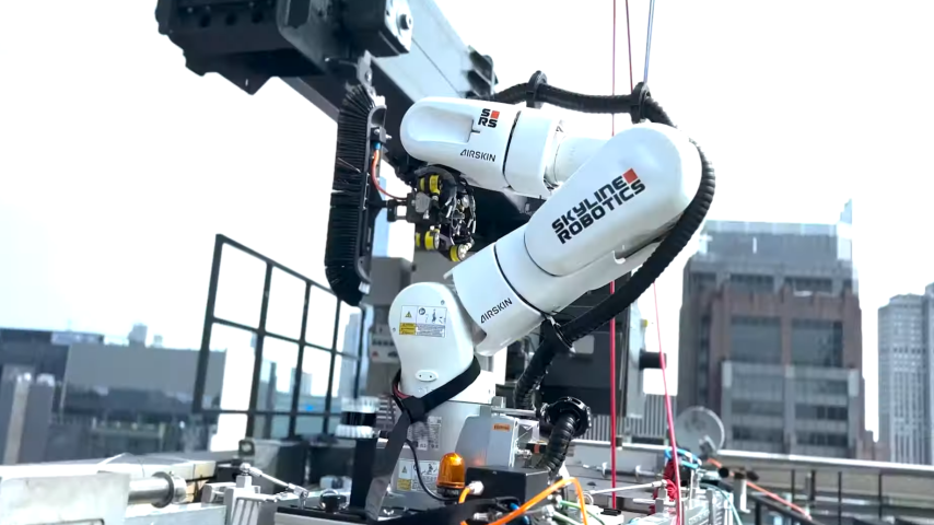 El primer robot que limpia los cristales de un rascacielos de Nueva ...