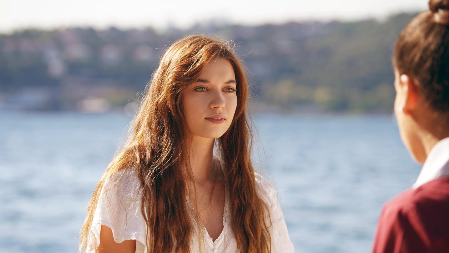 Cuántos capítulos tiene y de qué va 'Una nueva vida', el nuevo fenómeno turco que promete ...