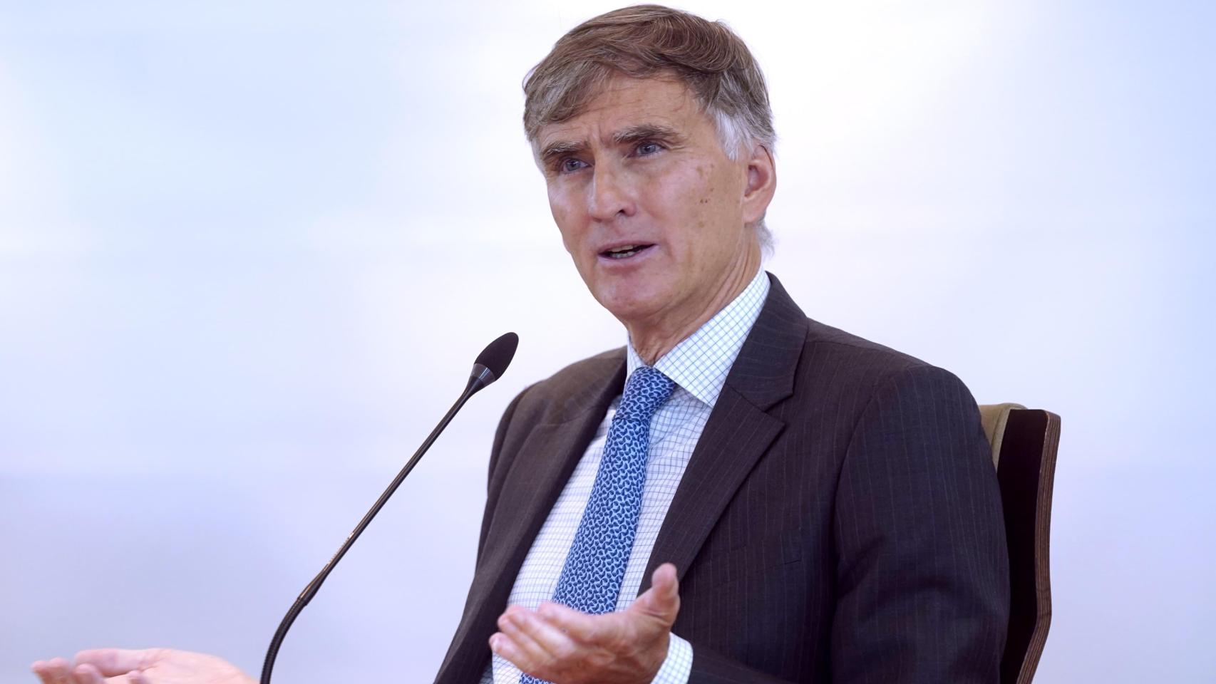 Paramés sale en defensa de los combustibles fósiles para atender la ...