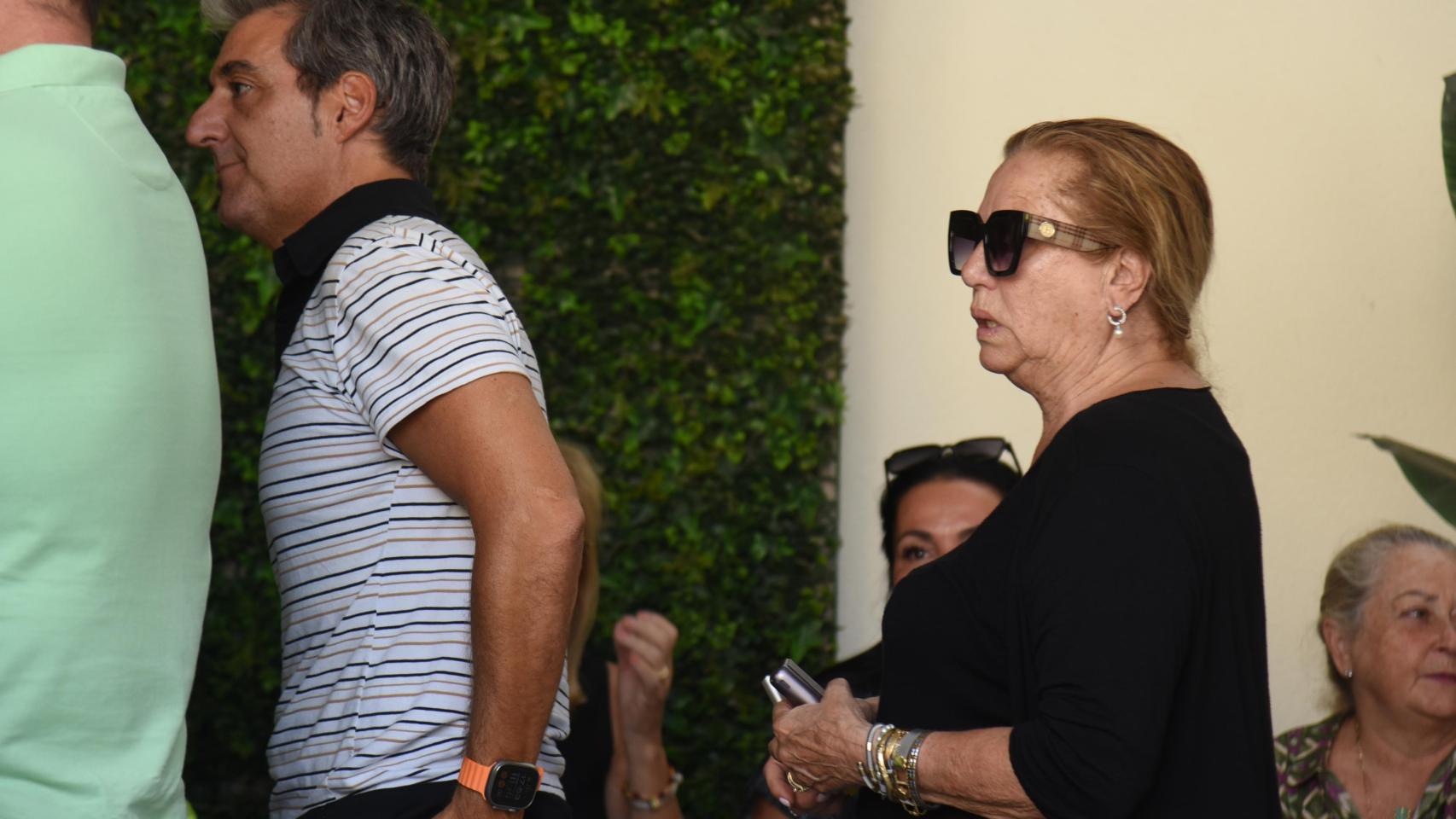 Fernando Marcos, la pareja de Mayte Zaldívar, publica por primera vez ...
