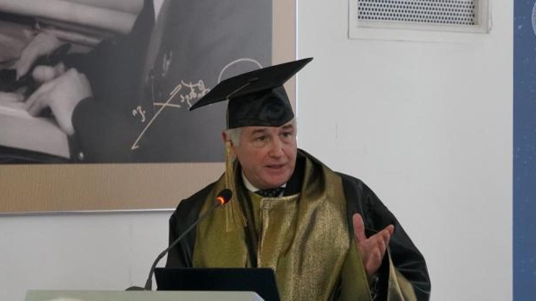 Javier Padillo, jefe de cirugía del Virgen del Rocío: "Ya se han hecho ...