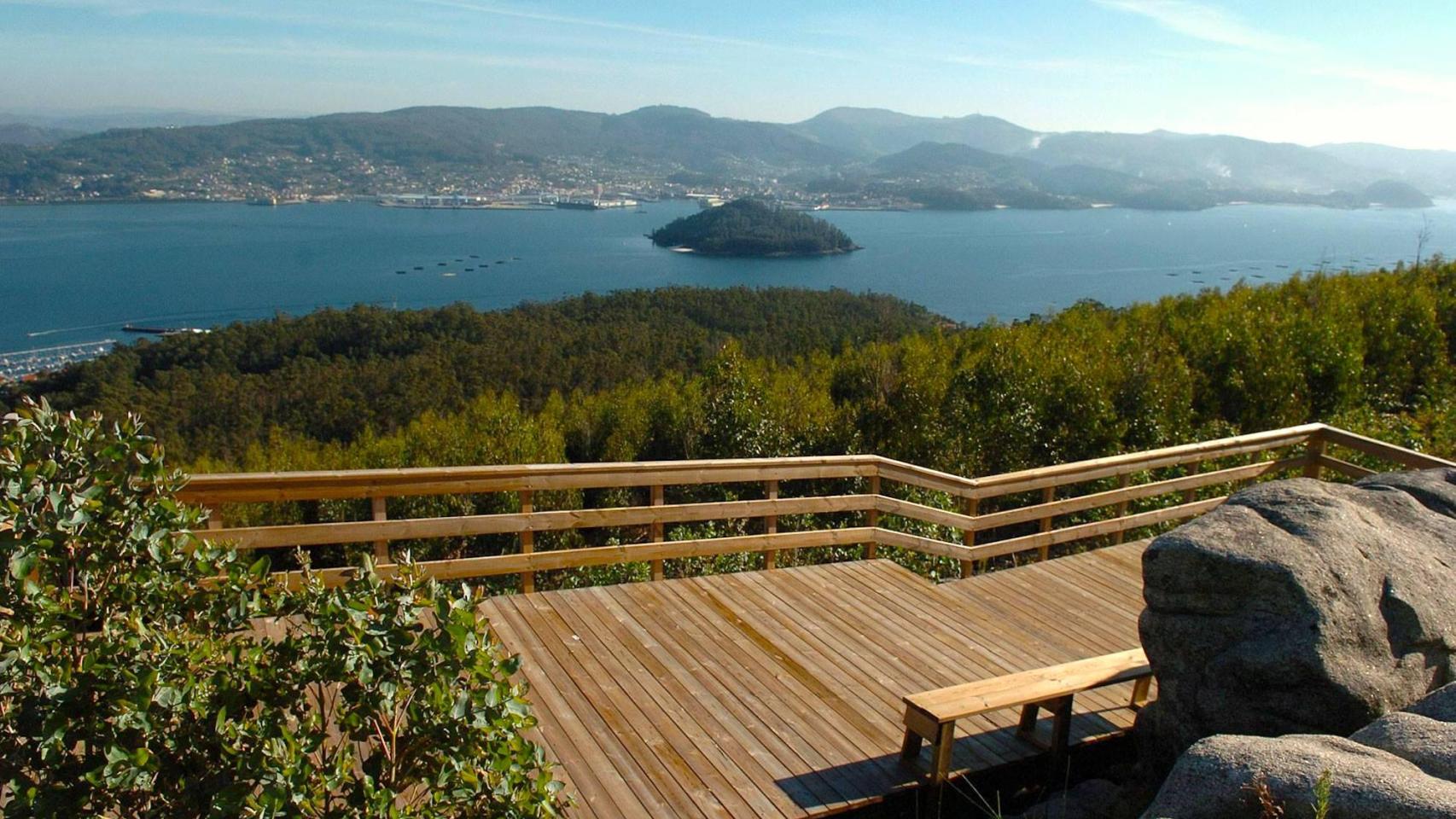 La Ruta de los Miradores de Poio: entre petroglifos, formas pétreas y ...