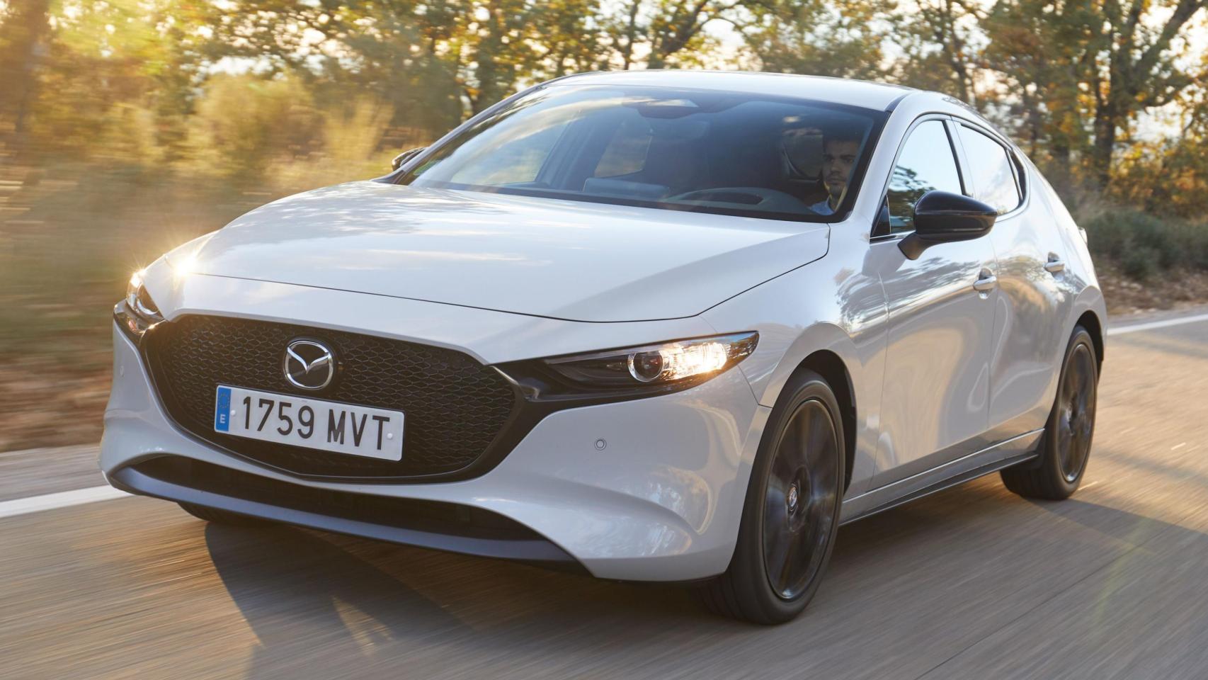 Mazda baja los precios de estos dos modelos con un nuevo motor: hasta 1 ...