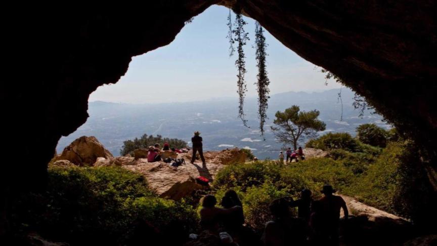 Descubre la espectacular ruta del Forat de Bernia: el túnel con vistas ...