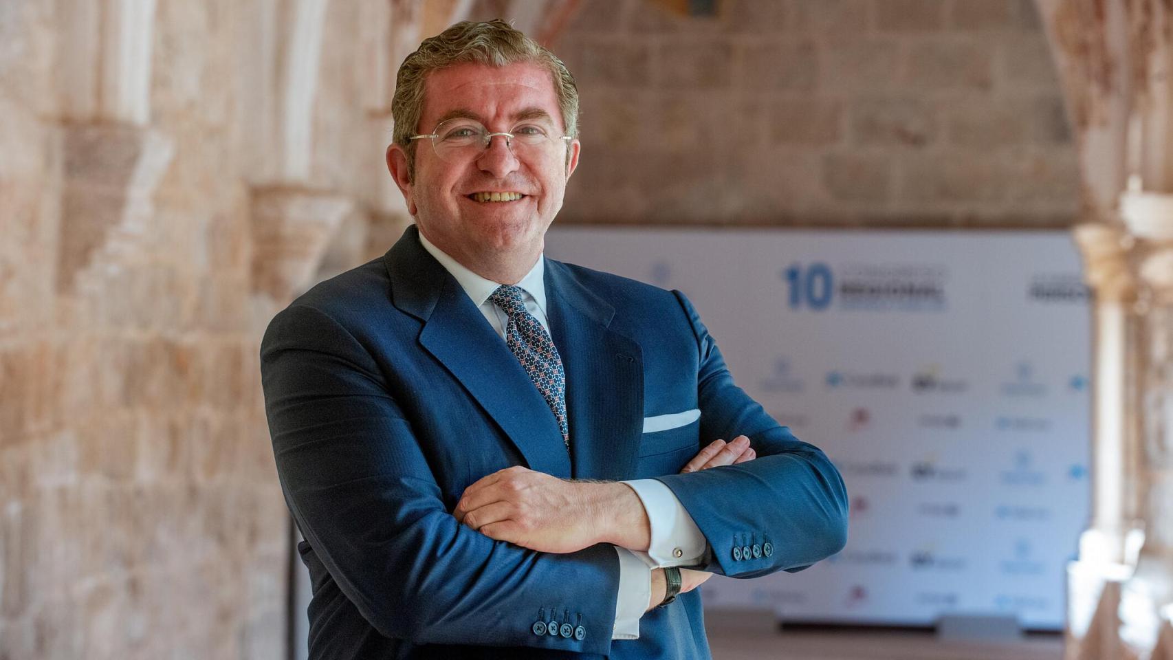 Los Alanís, la familia española tras las oficinas de cambio de divisas ...