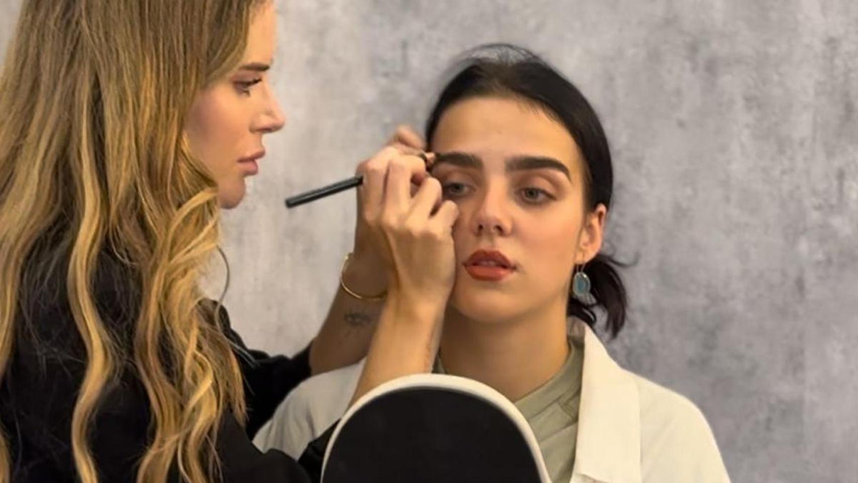 La gurú de las cejas Valentina Troni triunfa con la técnica Hairstroke ...