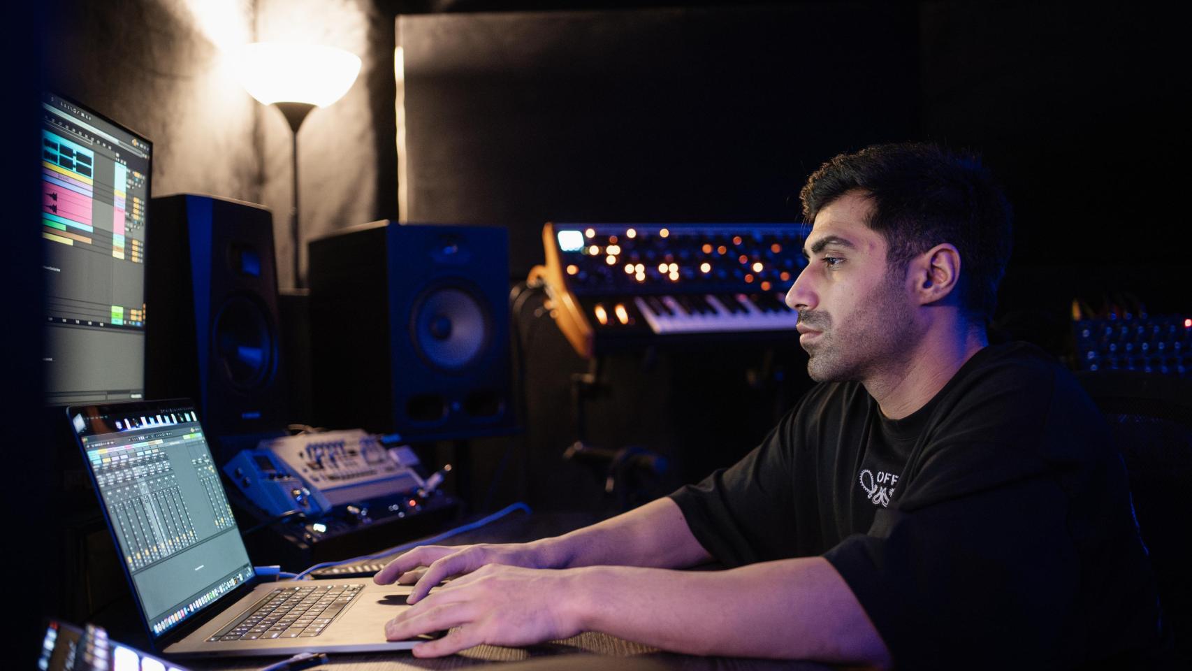 Parsa Jafari, el rey de la noche en Irán: el DJ de Fabrik que desató ...