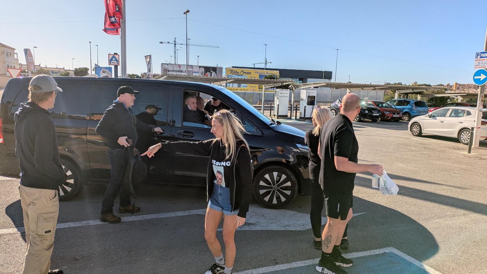 Courtney busca el cadáver de su hermano John, el británico desaparecido ...