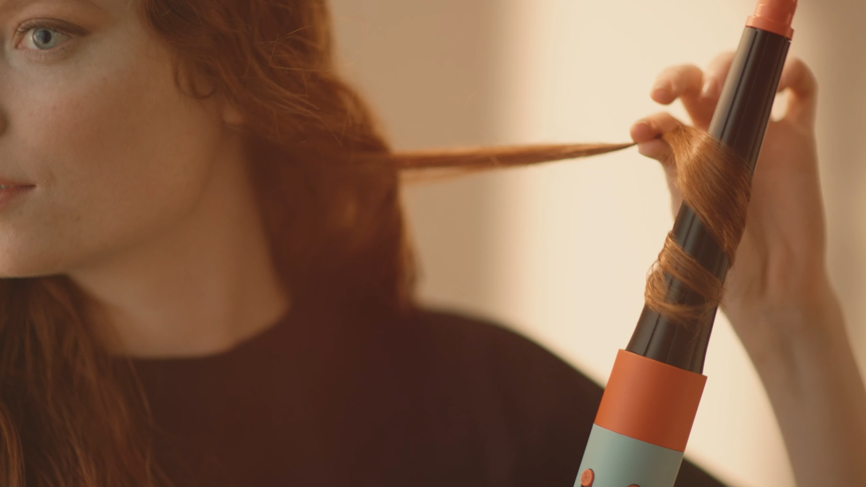 Adiós a la peluquería: el Airwrap de Dyson se renueva en España para ...