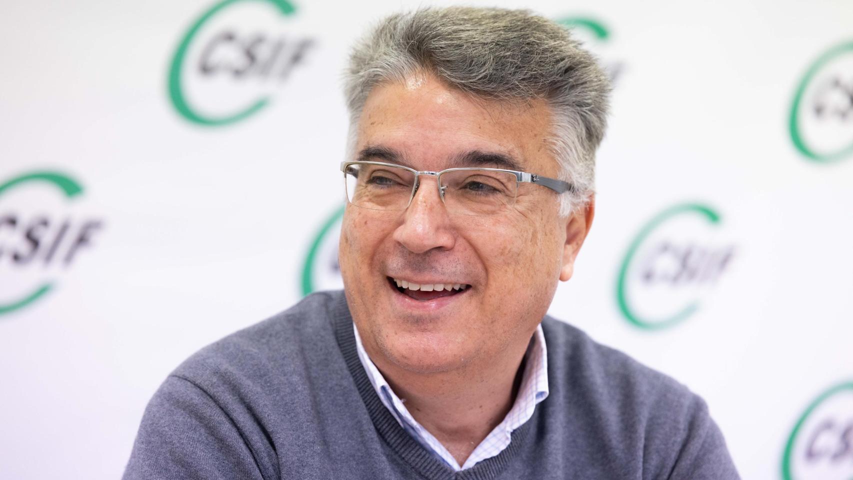 Enrique de la Rosa: "Siempre he estado en la calle y en mi despacho ...