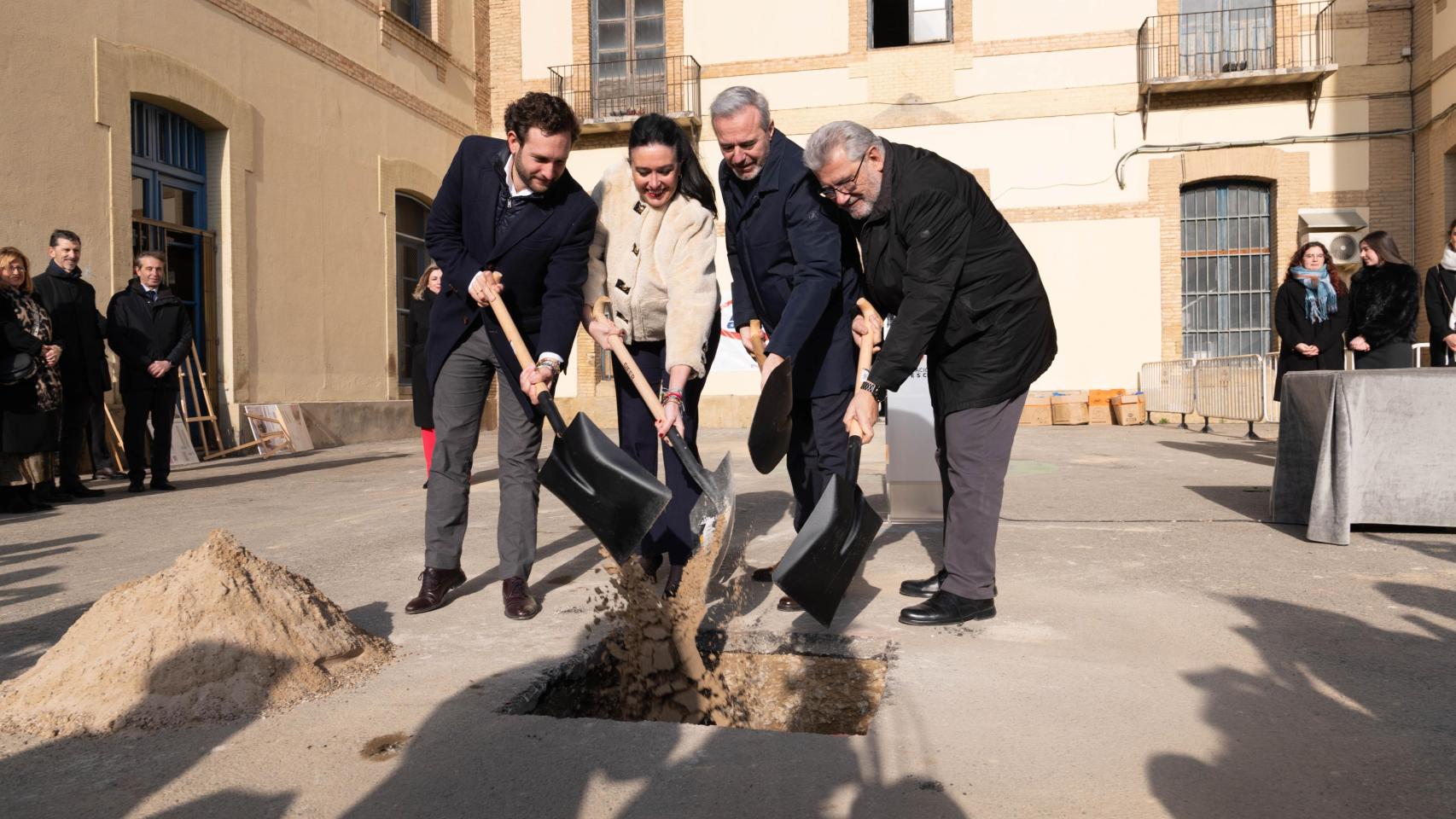 Día histórico y de celebración con la colocación de la primera piedra de la futura Facultad de ...