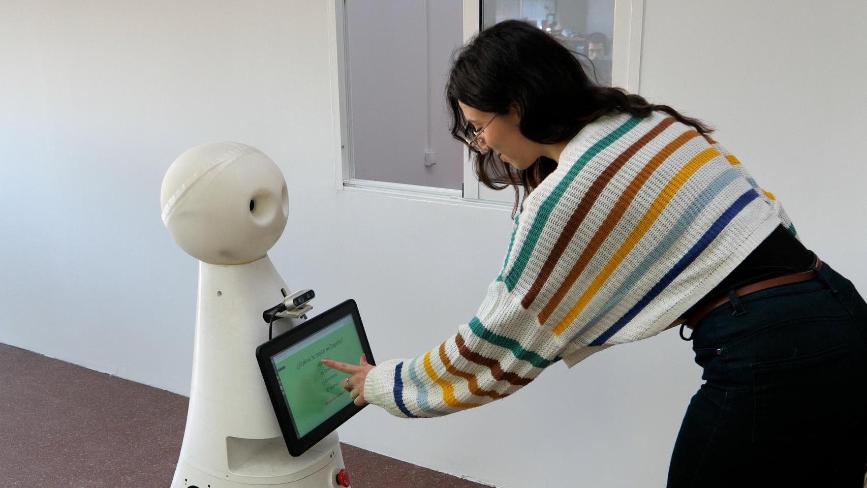 Nuevos robots de asistencia para ayudar a los más mayores: así es el proyecto 'Campero' de la UMA