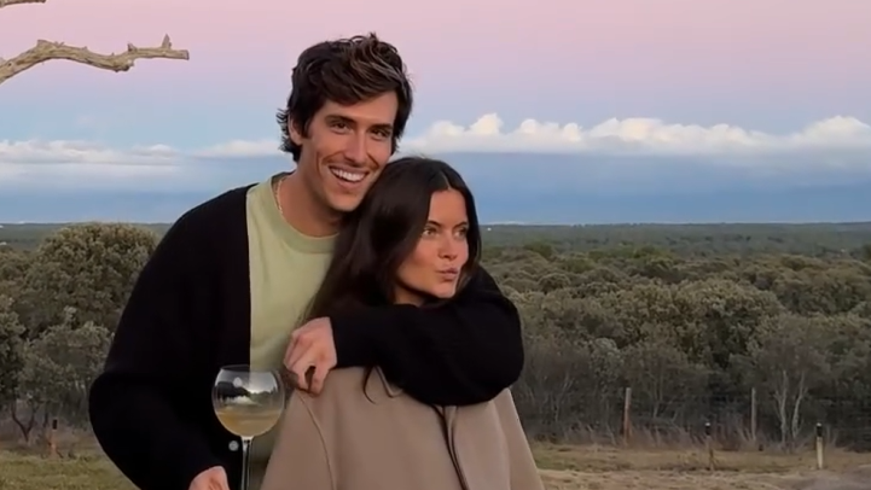 Nacho, el hijo de Emilio Aragón, imparable en su firma de ropa: su ...