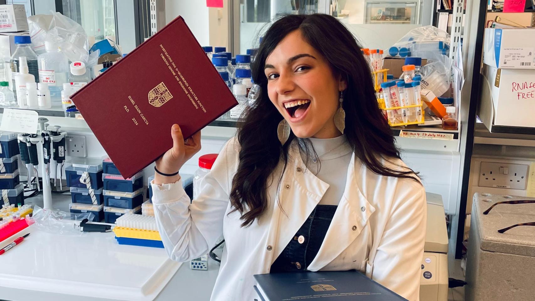 Isabel Esaín, la joven bioquímica española premiada por Cambridge que ...