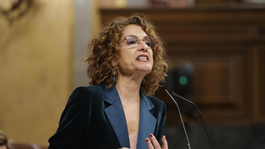 Montero lanza un bulo: implica a Ester Muñoz en el 'caso Perla Negra ...